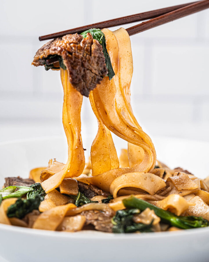 Hủ Tiếu Xào (Vietnamese Stir-Fried Noodles with Beef) | Savory Sweet Spoon