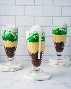 Chè Ba Màu (Vietnamese Three Color Dessert) | Savory Sweet Spoon