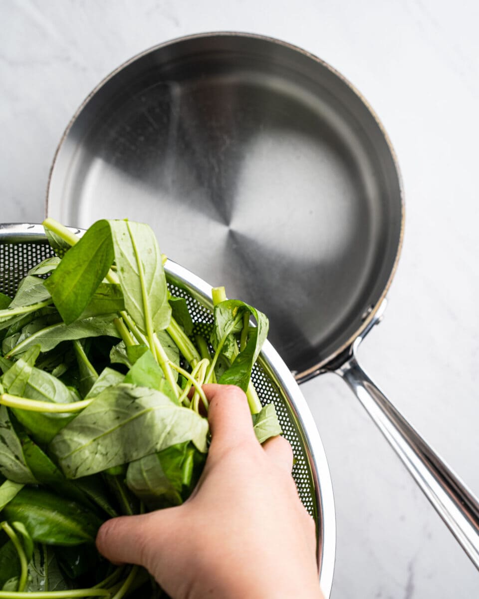 Rau Muống Xào Tỏi (Garlic Water Spinach) | Savory Sweet Spoon