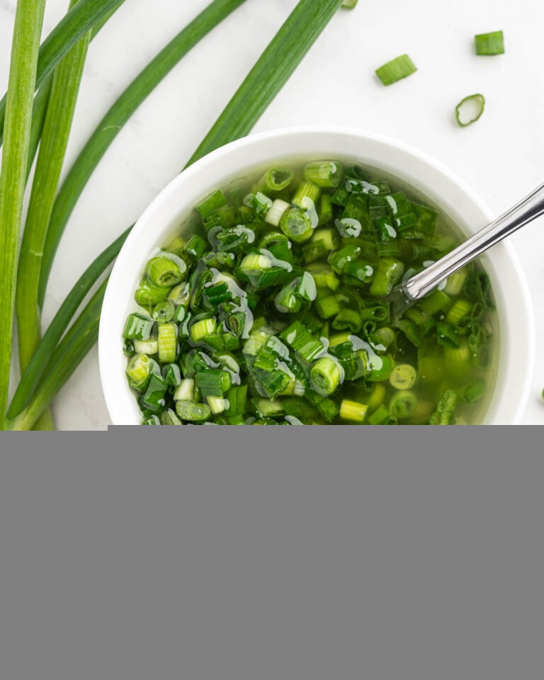 Vietnamese Scallion Oil (Mỡ Hành) | Savory Sweet Spoon