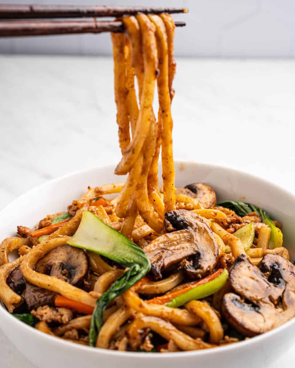 Yaki Udon (Japanese Stir Fried Udon) | Savory Sweet Spoon